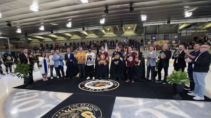 Une soirée mémorable pour cinq anciens des Lions du Lac St-Louis | LNH.com