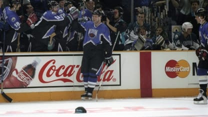 #TBT: Owen Nolan calls his shot on Dominik Hasek | NHL.com