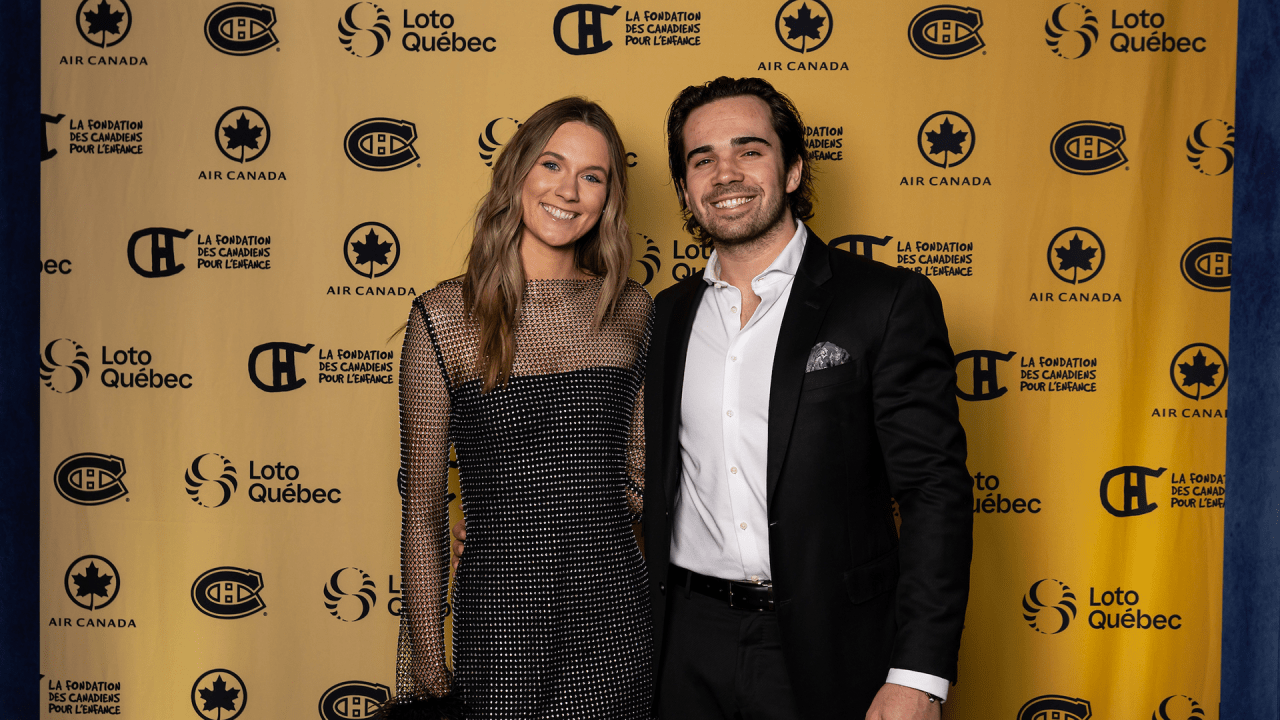 Alex Newhook dévoile ses secrets de la Saint-Valentin | Canadiens de ...
