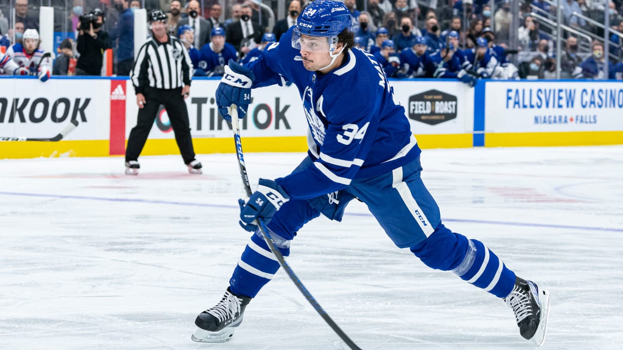 Matthews satisfait de son premier match avec les Maple Leafs | LNH.com