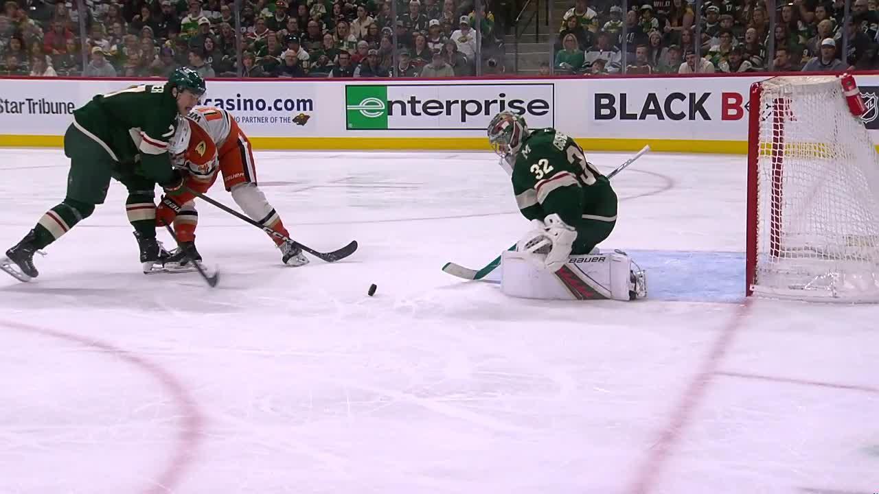 ANA@MIN: Gustavsson with a great save against Tim Washe | Minnesota Wild