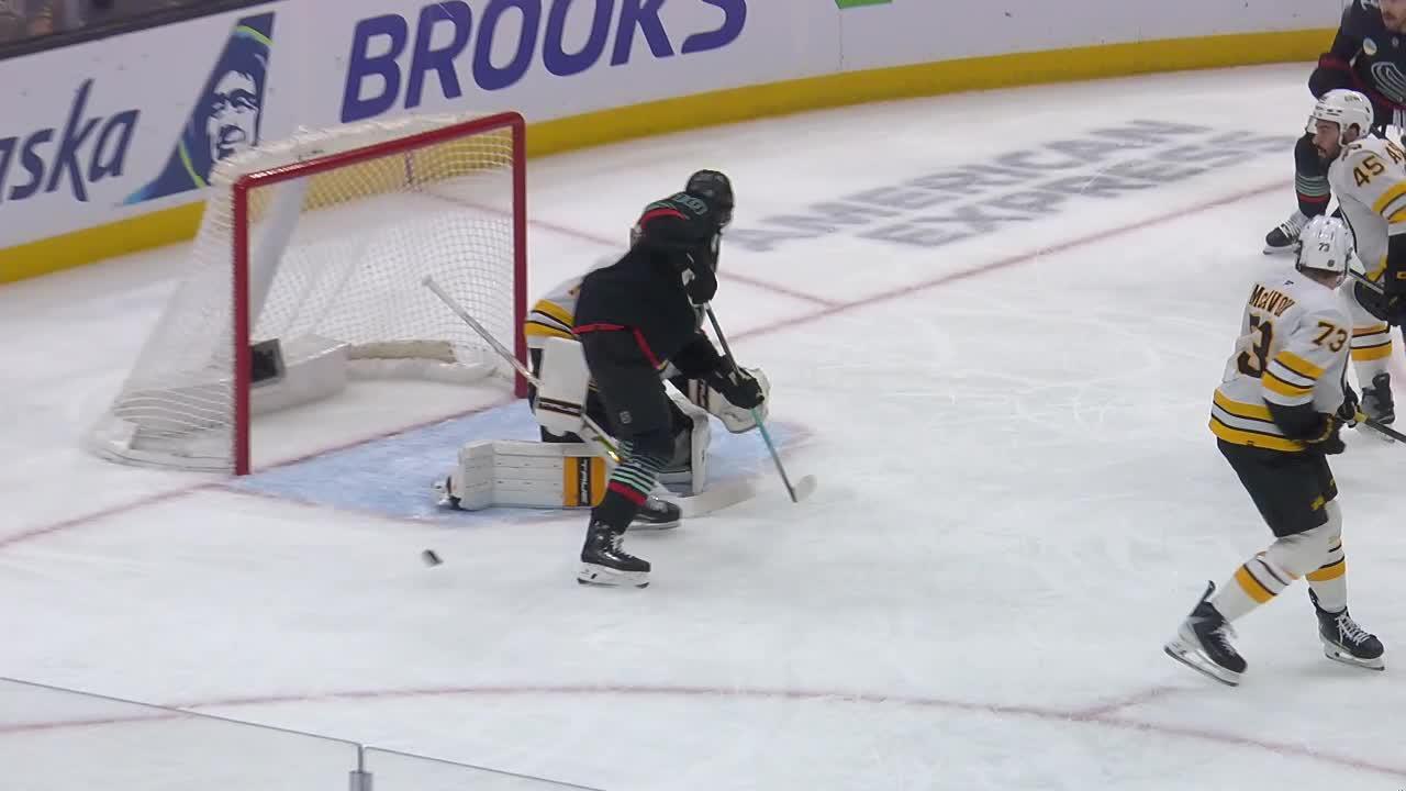 Eberle bat Swayman sur le retour en A.N. | LNH.com