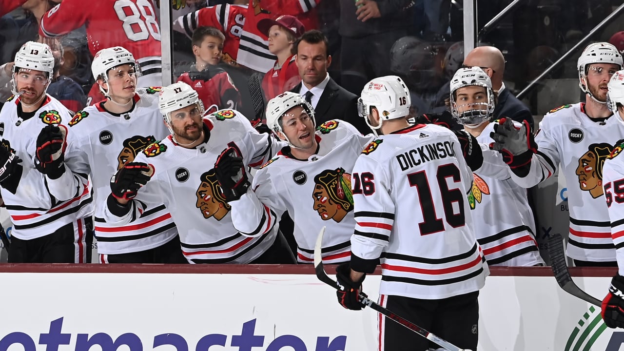 Dickinson gives Blackhawks the lead | NHL.com