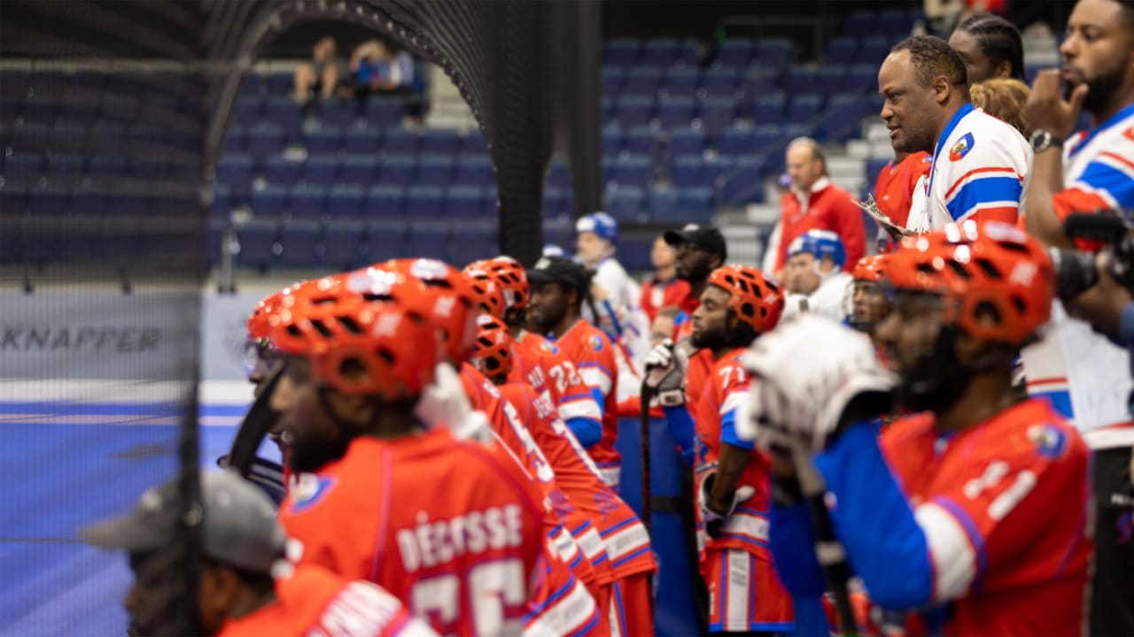 Vilgrain a su inspirer les joueurs de hockey-balle d'Haïti | LNH.com