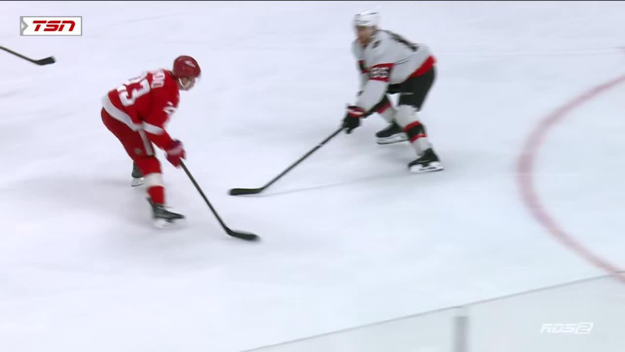 Raymond bat Reimer d'un laser | LNH.com