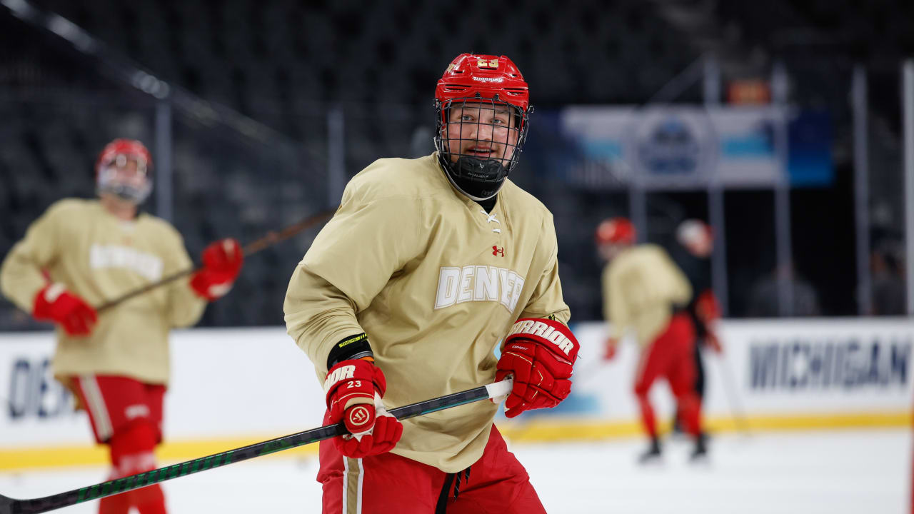 Defenseman Eric Pohlkamp named 2025-26 Sharks Prospect of the Year ...