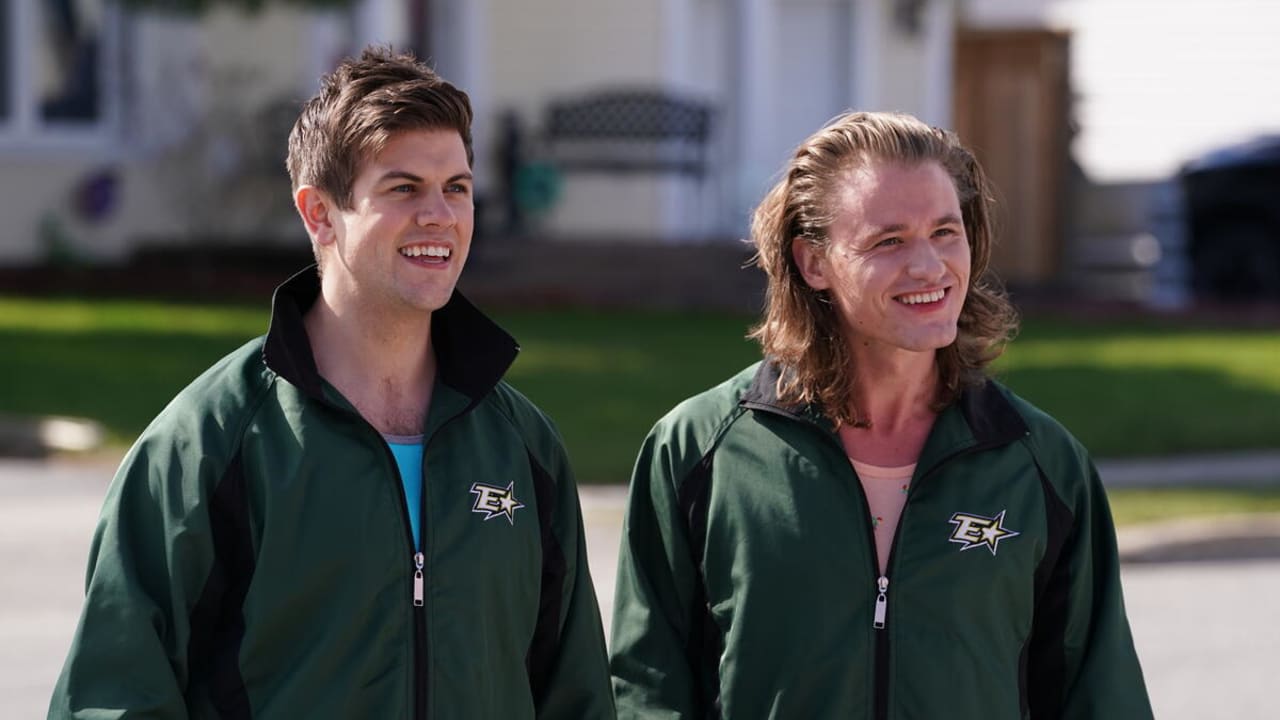 Playfair brings lifetime of hockey experience to role on 'Letterkenny ...