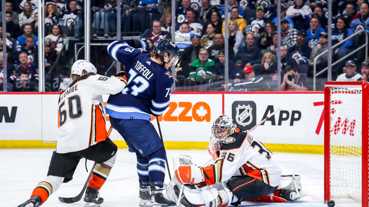 ANA@WPG: Toffoli scores goal against John Gibson | NHL.com