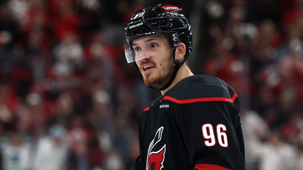 Roslovic se joint aux Oilers pour un an | LNH.com