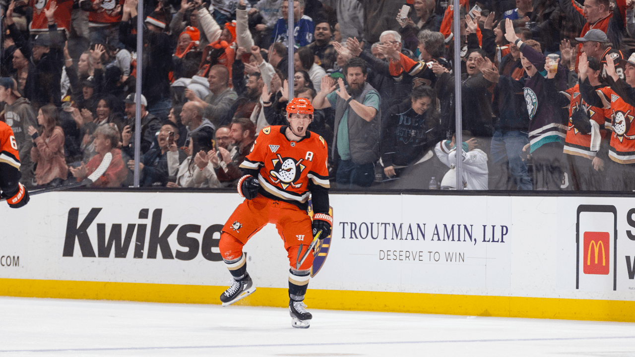 Strome Strikes from the Slot, Gives Ducks the Lead | Anaheim Ducks