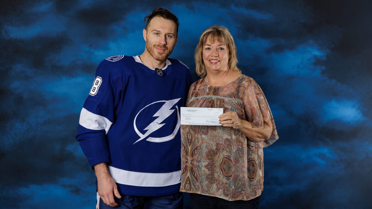 Laurie Swink honored as Lightning Community Hero | Tampa Bay Lightning