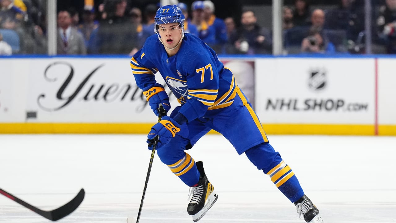 JJ Peterka nennt im Interview seine Lieblingsplätze in München | NHL.com/de