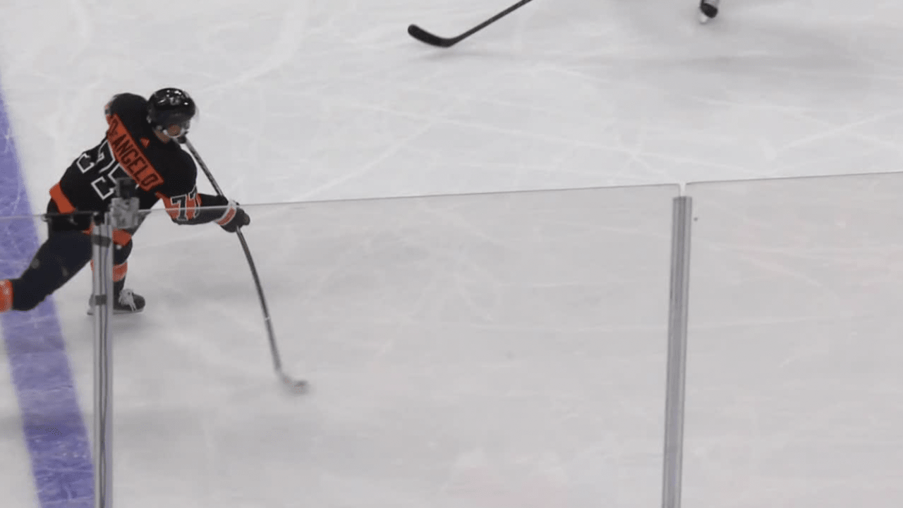 1er de DeAngelo avec les Flyers | Flyers de Philadelphie