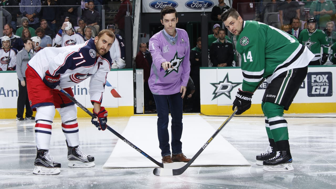 Strader to honor late father by performing U.S. anthem | NHL.com