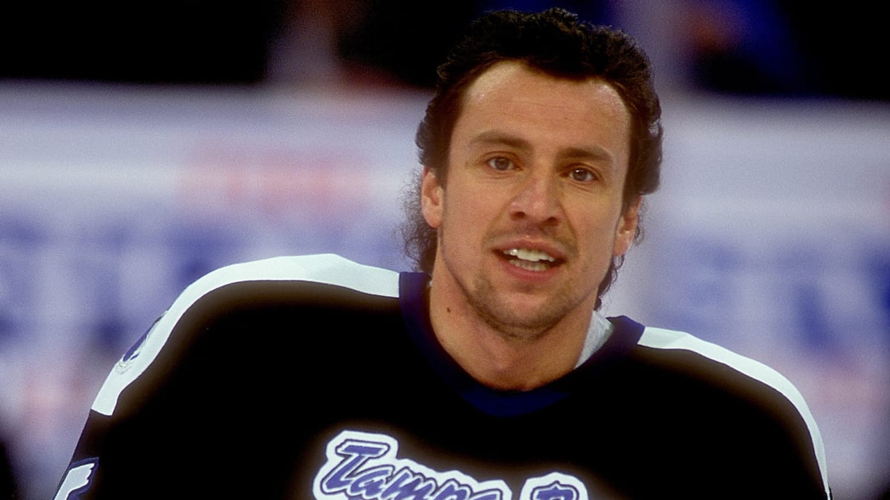 Tragická zpráva. Zemřel legendární Petr Klíma | NHL.com/cs