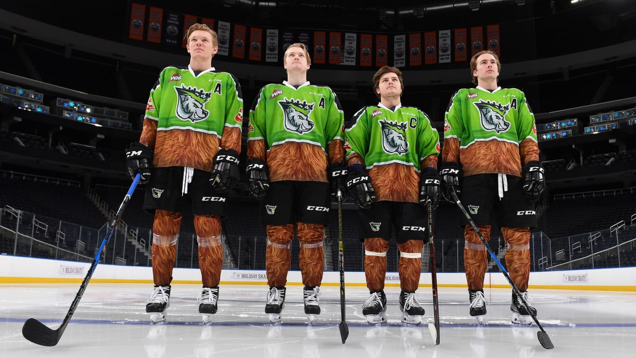 Junior team to wear spectacular teddy bear uniforms for toss game | NHL.com