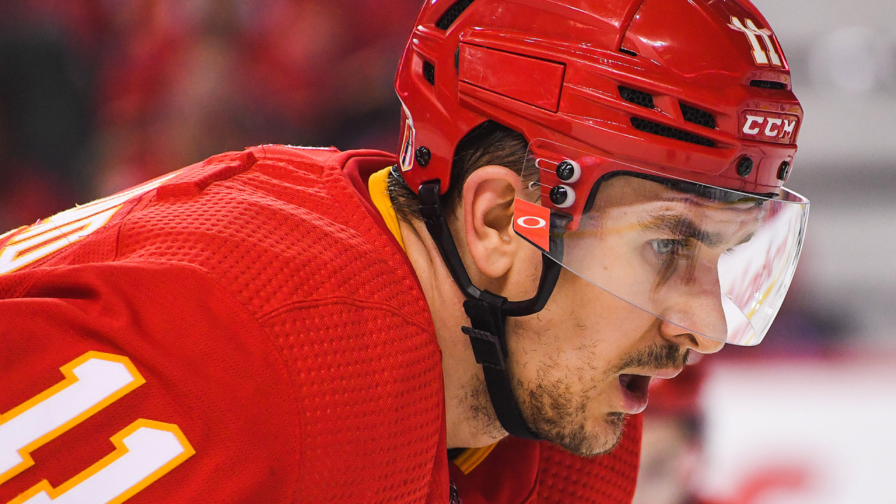 Photo Gallery - Looking 'Backs' | Calgary Flames