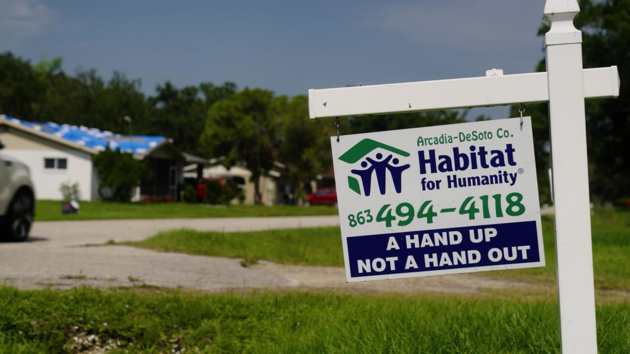 Habitat for Humanity builds | Tampa Bay Lightning