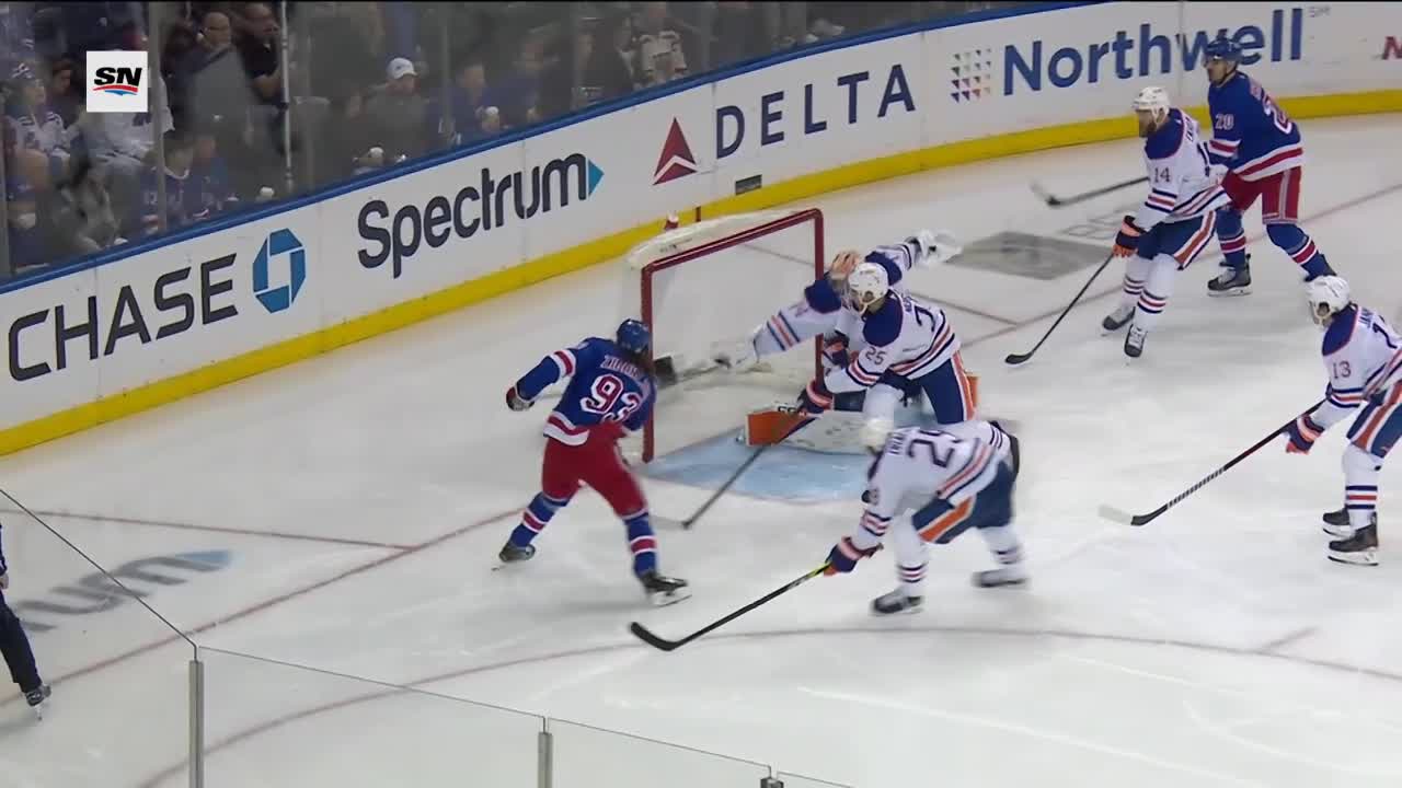 Skinner makes amazing save | NHL.com