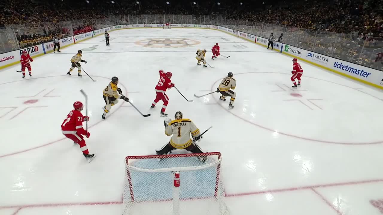 Compher tips home PPG | NHL.com