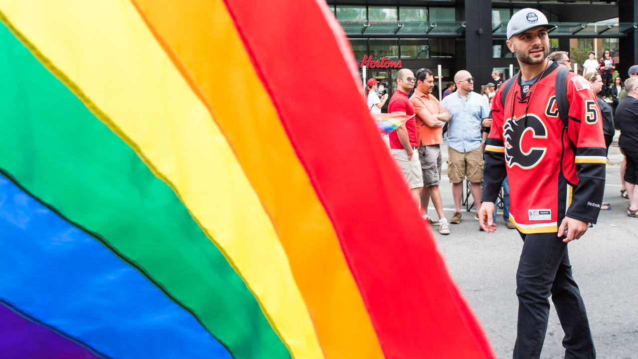 FLAMES, HITMEN TO MARCH IN PRIDE PARADE | Calgary Flames