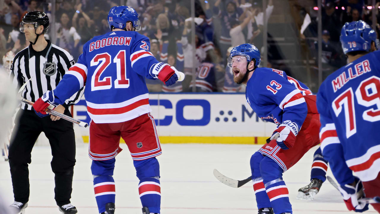 Goodrow joue les héros, les Rangers égalent la série | LNH.com