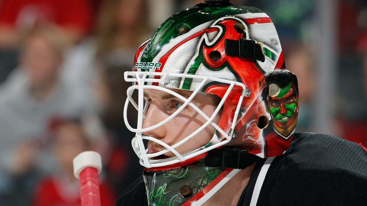 Puddy from 'Seinfeld' gets copy of Wedgewood's mask | NHL.com