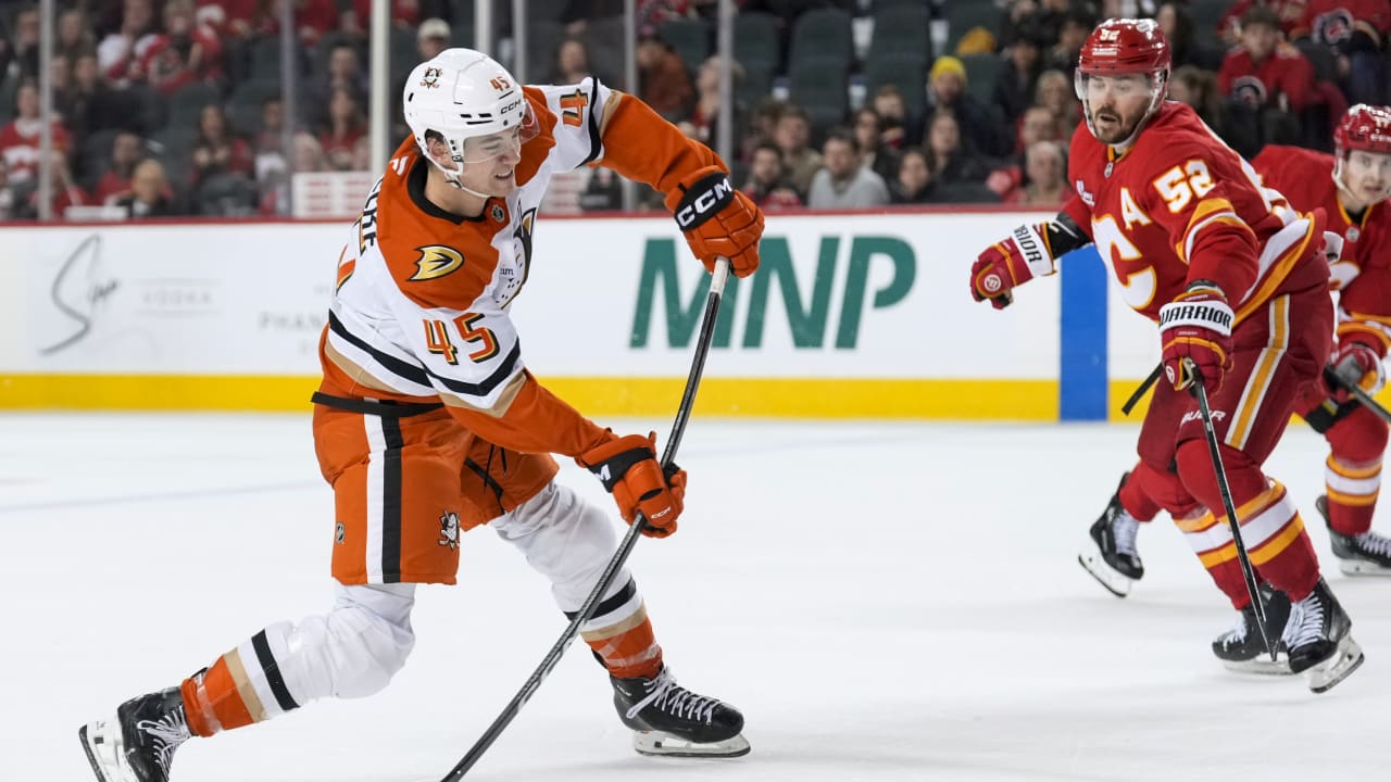 Sennecke nets game-winner in OT | NHL.com