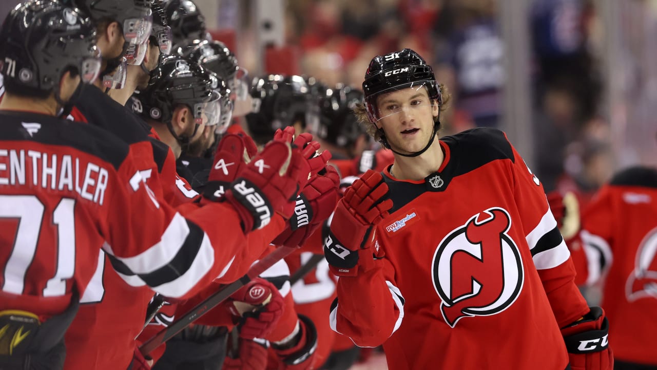 Mercer bats in a PPG | NHL.com