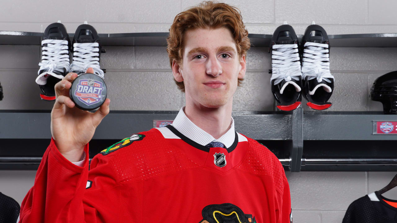 Blackhawks : Rinzel ne compte pas précipiter son développement | LNH.com