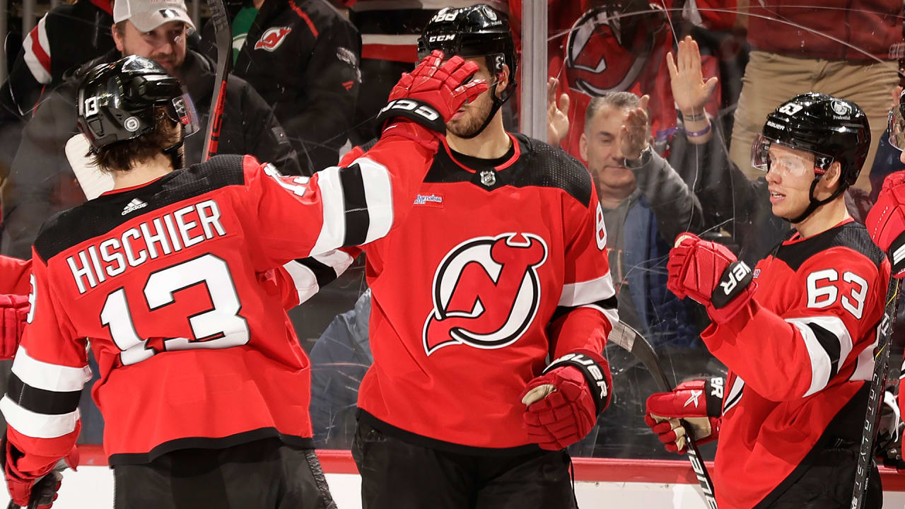 Bratt tallies 25th goal of the season | NHL.com