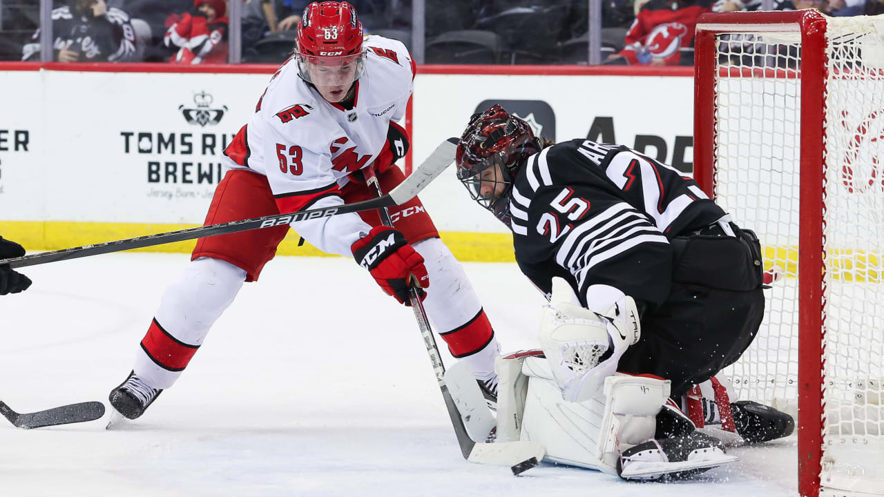 Markstrom makes 29 saves, Devils defeat Hurricanes for 3rd straight win ...