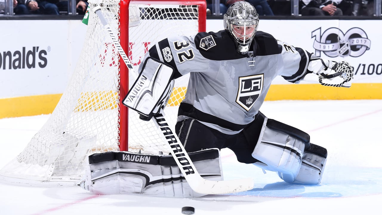 Jonathan Quick wins in return for Kings | NHL.com