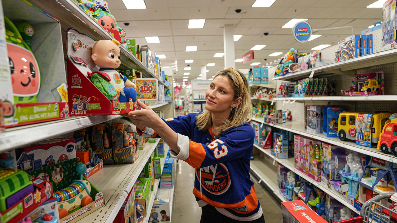 Islanders Wives and Girlfriends go Holiday Toy Shopping | New York ...