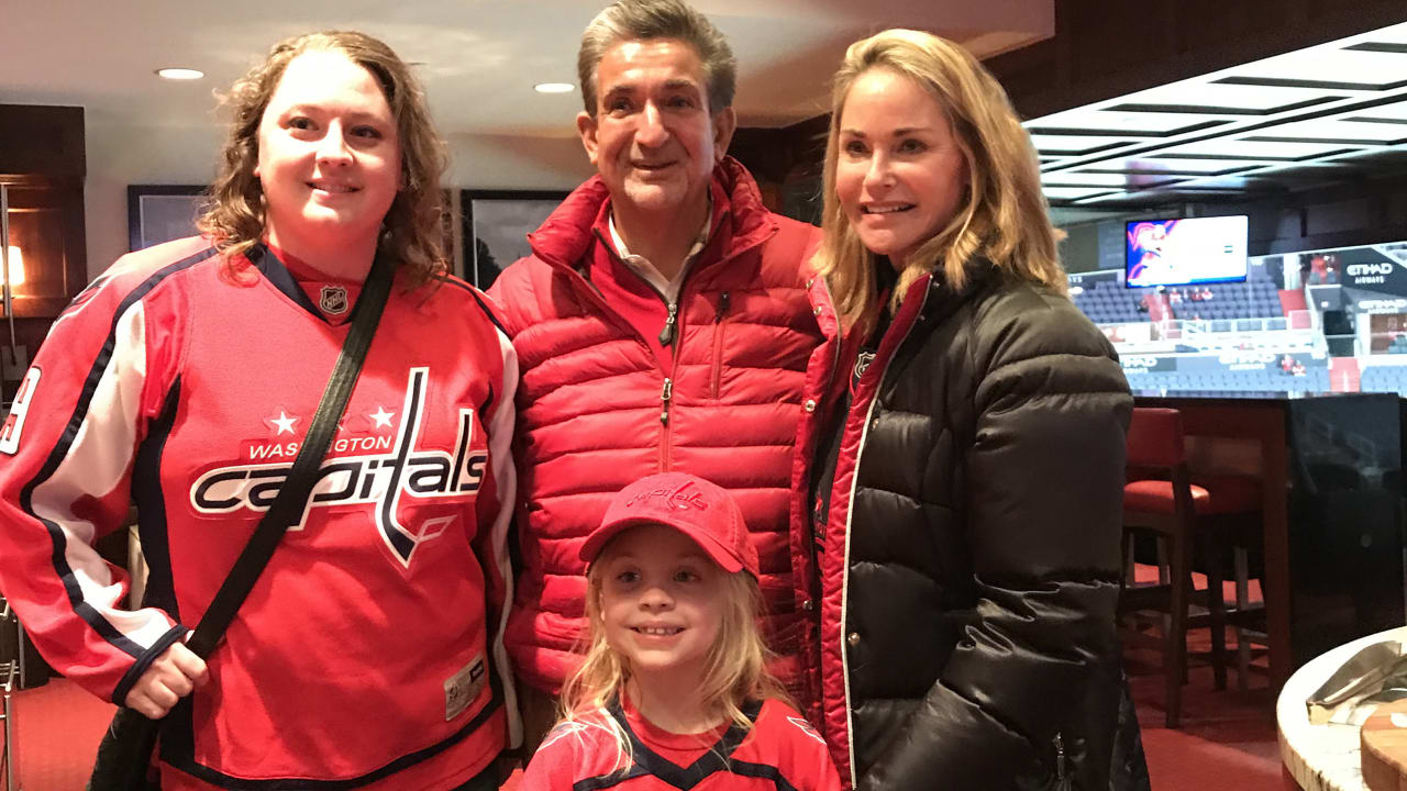 Capitals host 6-year-old fan who went viral getting puck | NHL.com