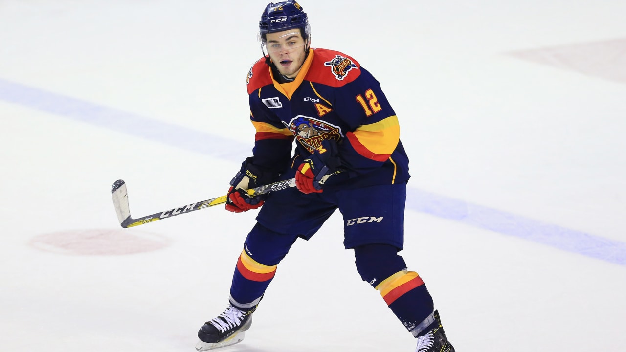 DeBrincat wants to force Blackhawks' hand in training camp | NHL.com