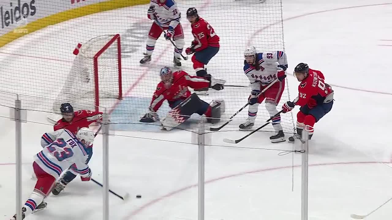 Fox kicks off the scoring | NHL.com