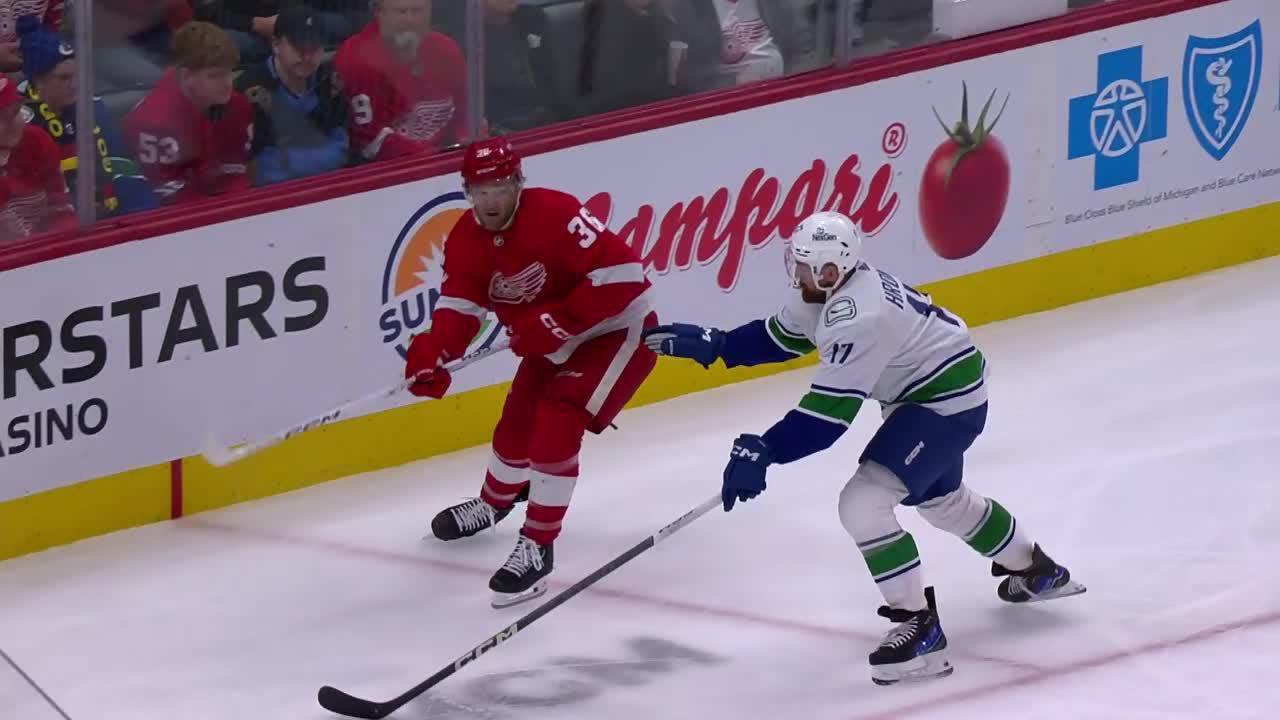 VAN@DET: Rasmussen scores goal against Casey DeSmith | Detroit Red Wings