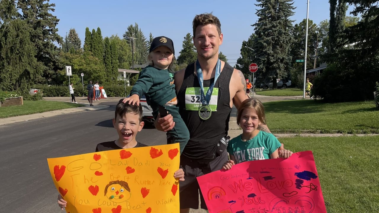 Smid crosses finish line of first half marathon | NHL.com