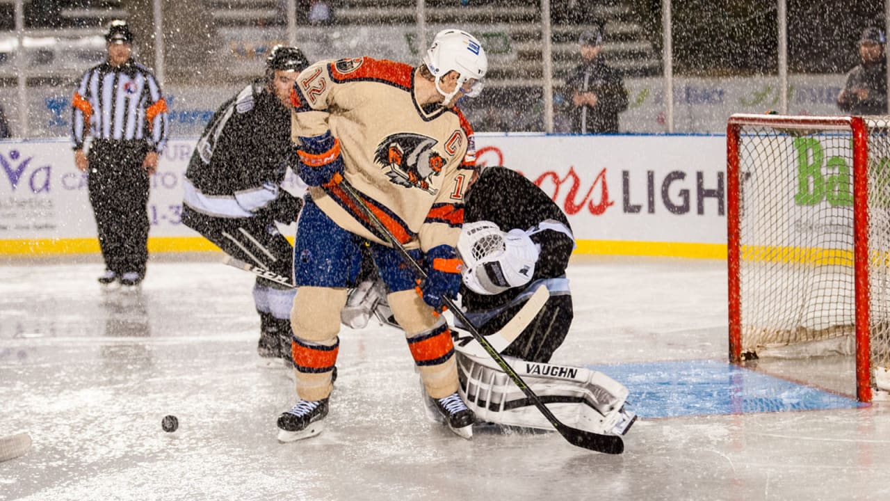 The Outdoor Game the Ontario Reign Won't Forget | Los Angeles Kings