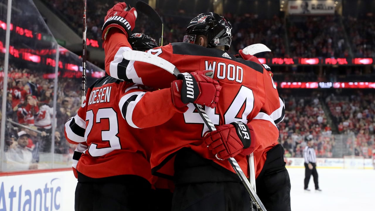 Devils defeat Hurricanes, gain in Metropolitan | NHL.com