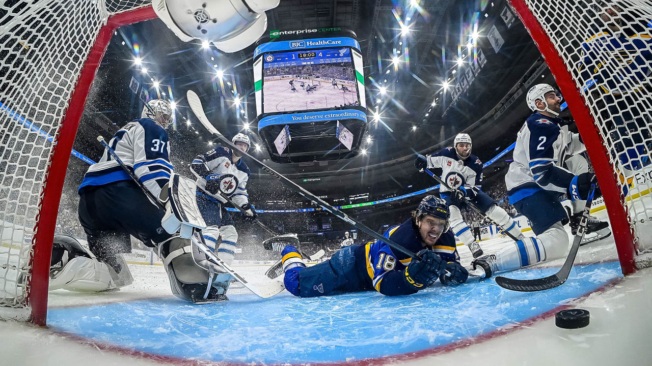 Thomas' beautiful tally pads Blues' lead | NHL.com