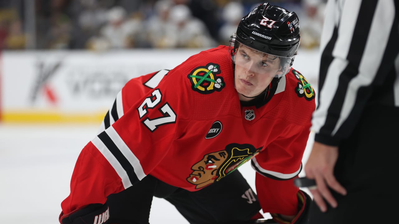 Lukas Reichel Chicago Blackhawks bekommt Lob von seinen Teamkollegen ...