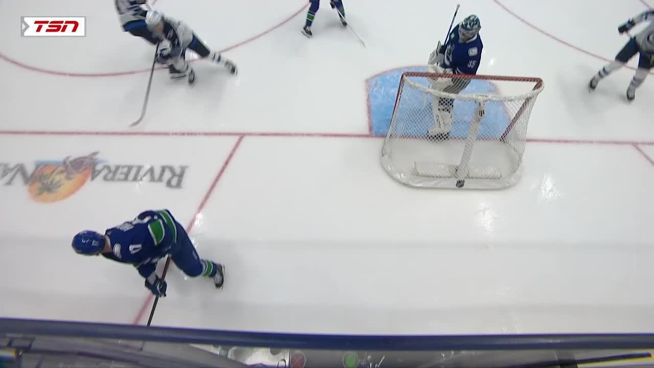 WPG@VAN: Toews scores goal against Thatcher Demko | NHL.com