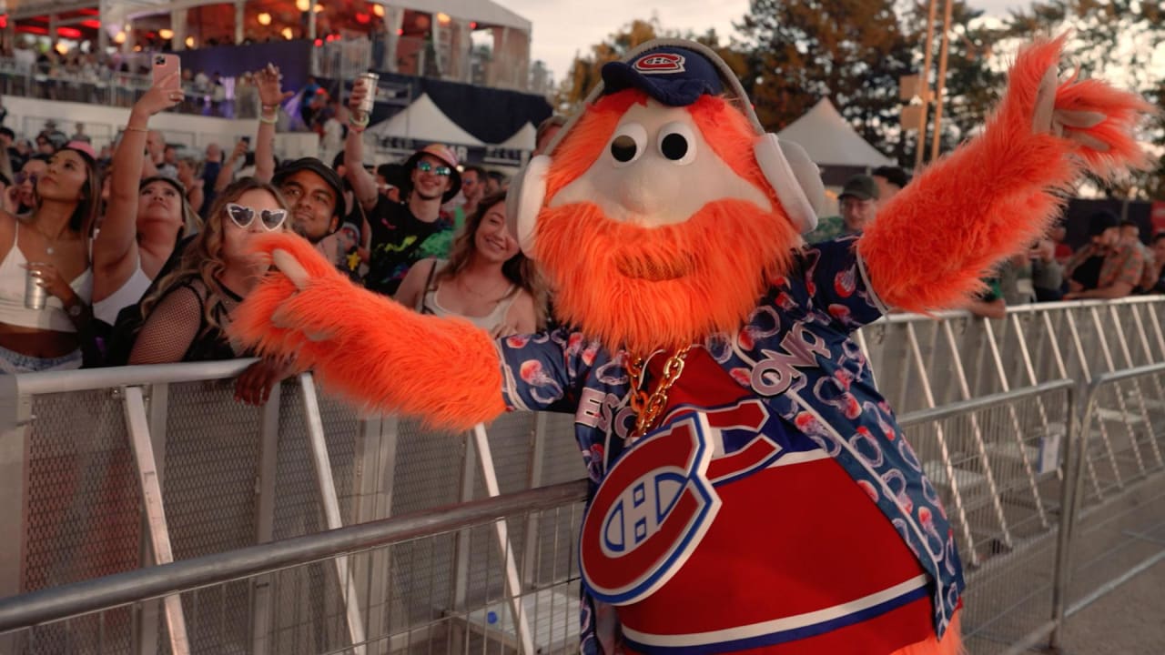 Youppi! parties at ÎLESONIQ | Montréal Canadiens
