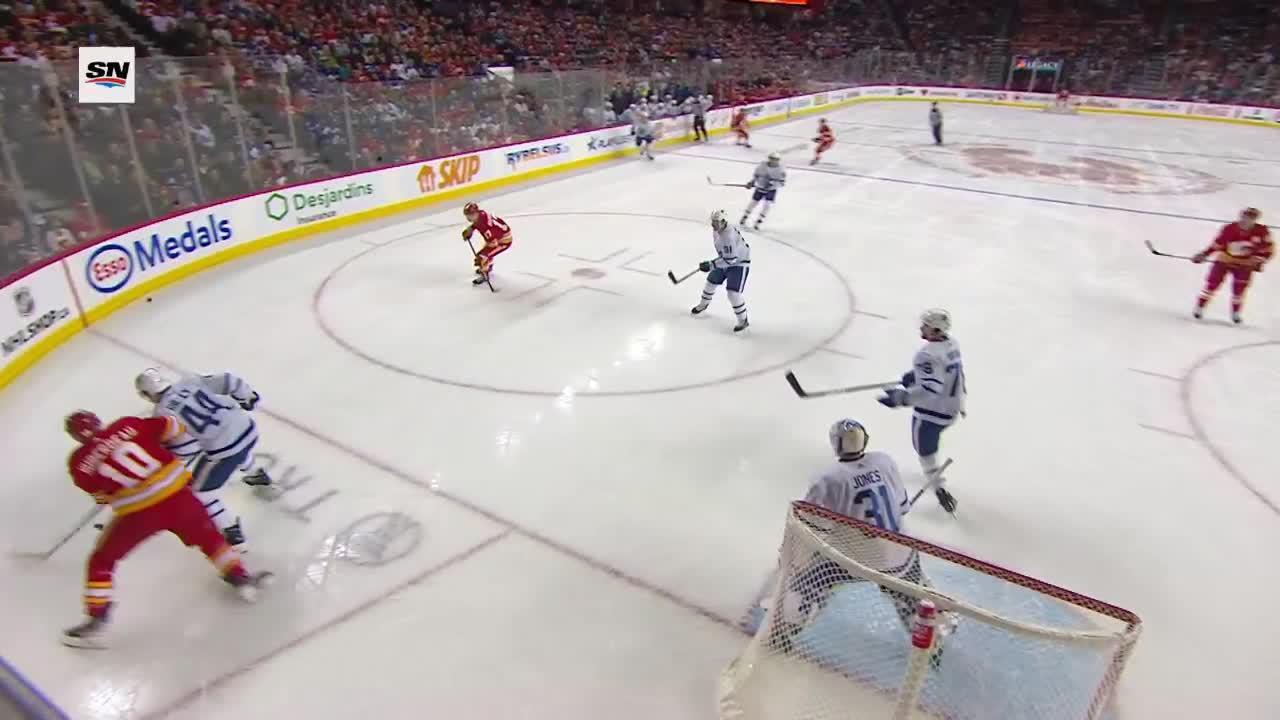 Sharangovich tips in opener | NHL.com