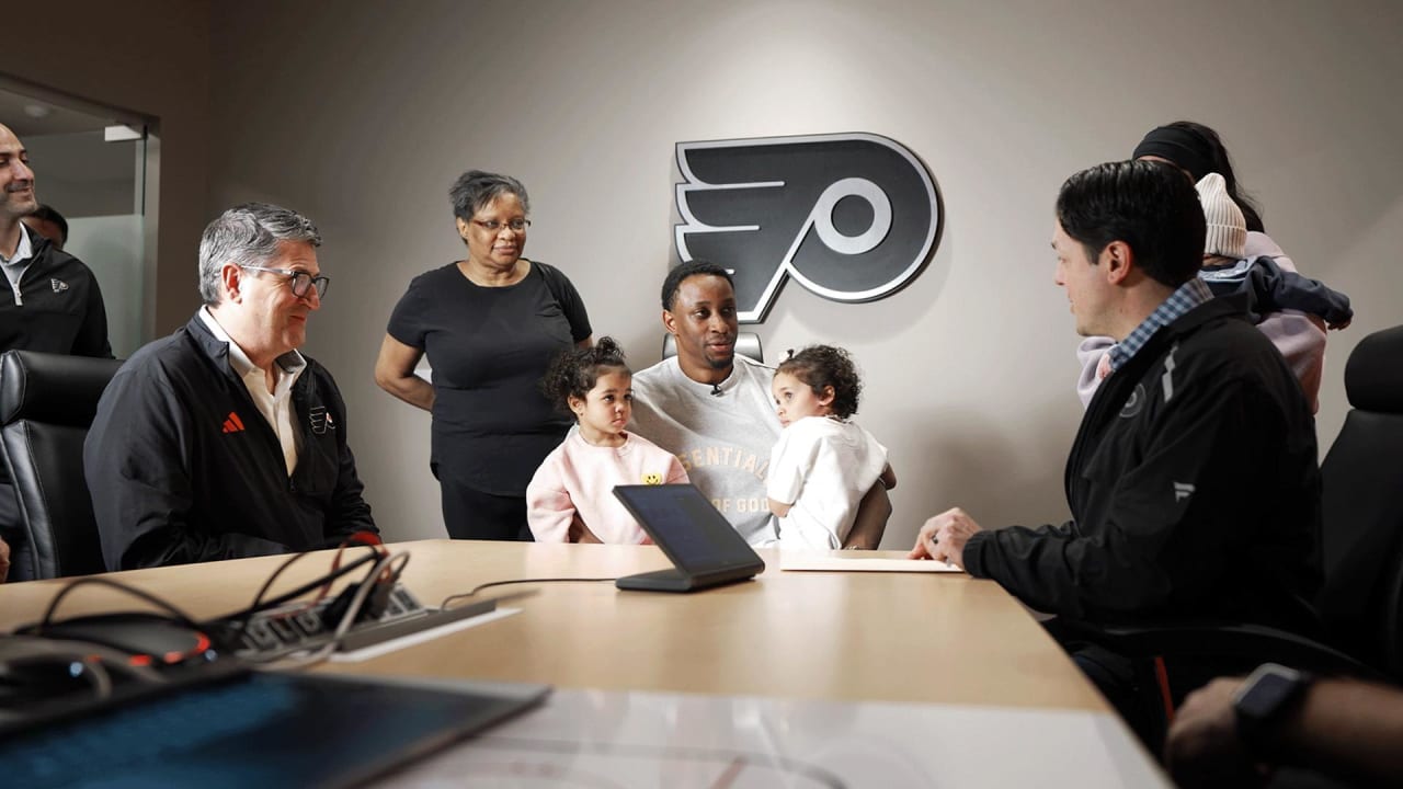 Wayne Simmonds signs one-day contract | Philadelphia Flyers