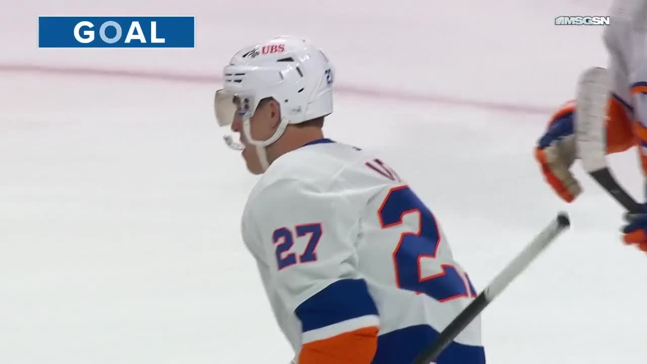 Lee tips in goal to start off Islanders | NHL.com