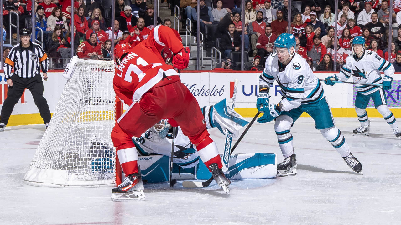 Raymond, Red Wings stay hot with victory against Sharks | San Jose Sharks