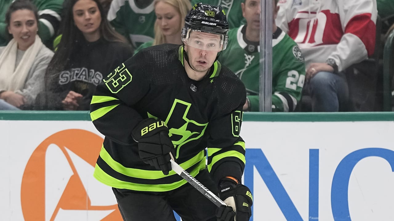 Dadonov scores twice in 3rd, Stars top Blue Jackets for 5th straight ...